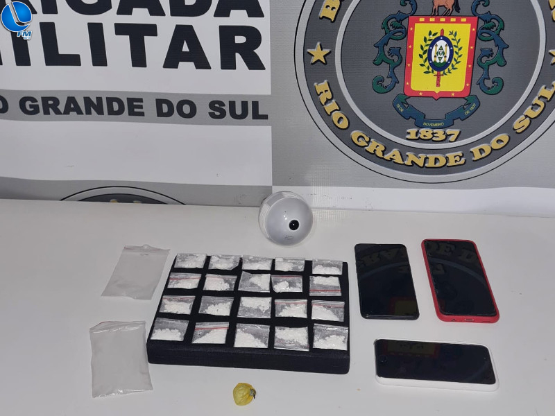 Casal é Preso Por Tráfico De Drogas Em Guaporé Lagoa Fm A Primeira